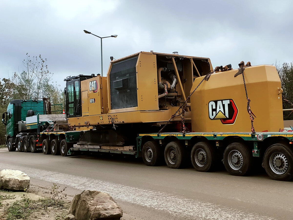 Neues Großgerät: CAT 6015